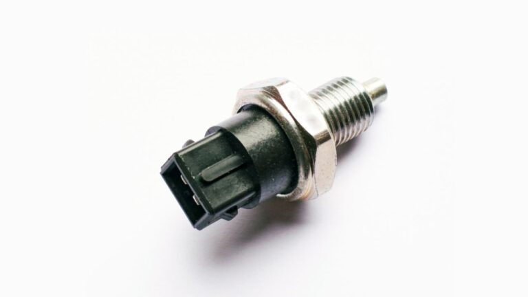 Symptoms of a Bad or Failing Oil Level Sensor